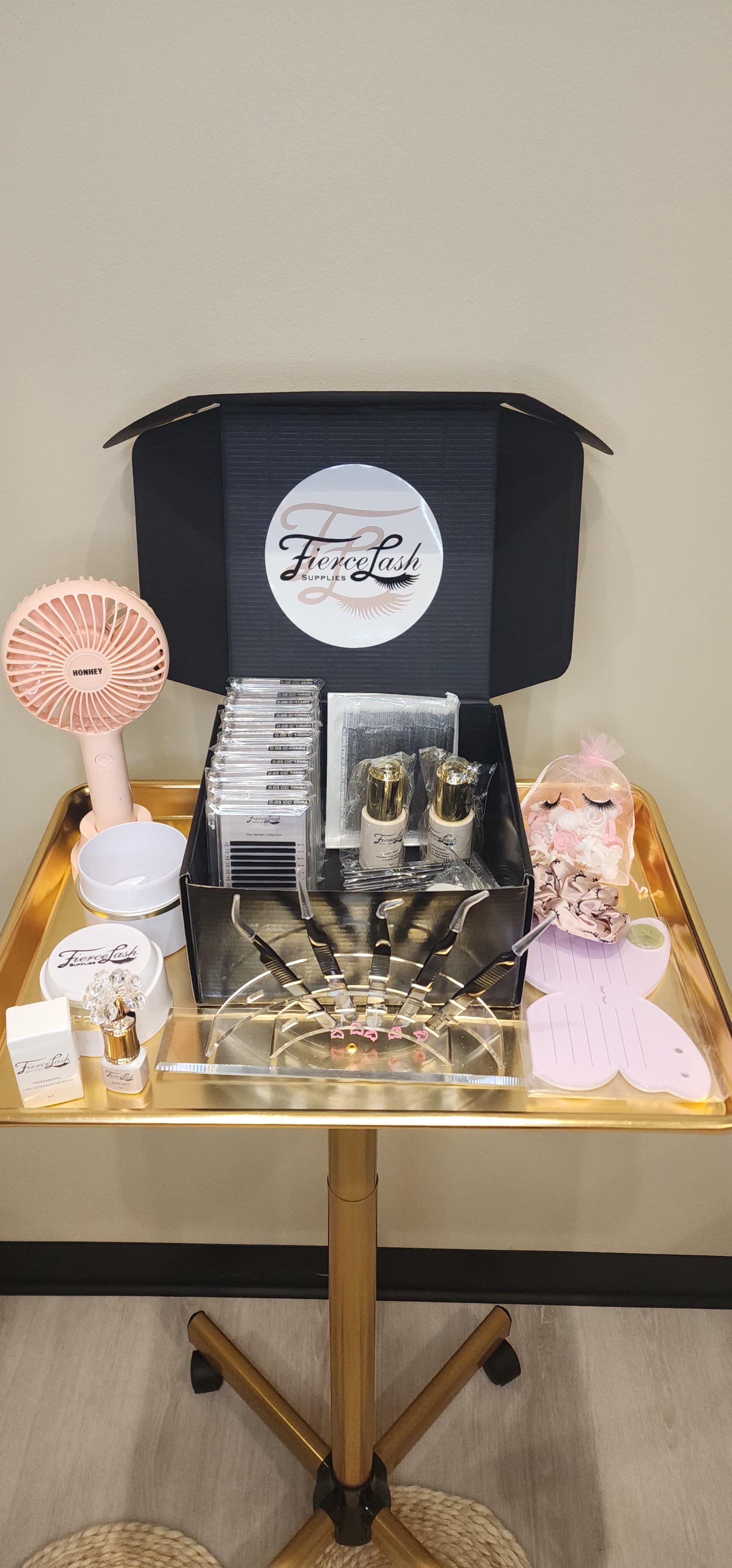 Fully Loaded Lash Kit & Free Training Lash Manual – Fierce Lash Supplies